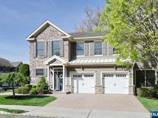 802 Whitney Ln, Allendale, NJ 07401