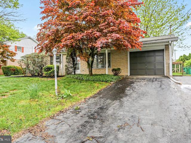 802 Willow Ln, Lebanon, PA 17046 | MLS #PALN2025 | Compass