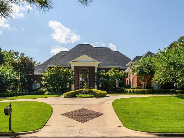 8034 Castlehill Rd, Hoover, AL