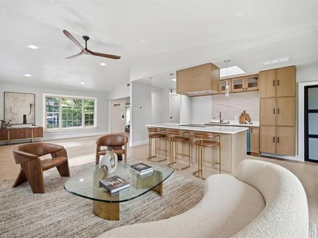8034 Greenhollow Ln, Dallas, TX 75240