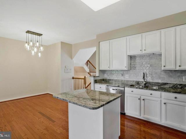 8034 Horseshoe Cottage Cir, Lorton, VA 22079 | MLS #VAFX2309