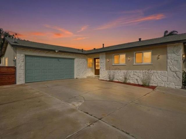 8034 Skyline Dr, San Diego, CA 92114
