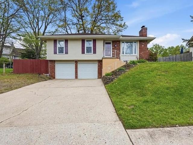 8035 N Garfield Ave, Kansas City, MO 64118