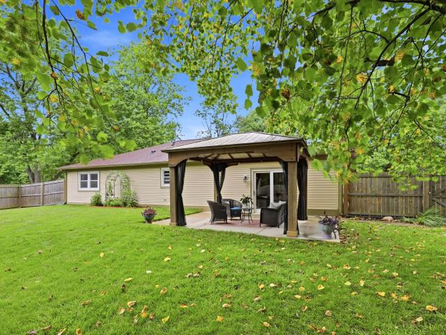 8035 Vineyard Drive