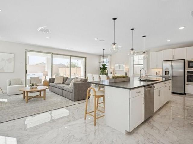 8035 W Harmont Dr, Peoria, AZ 85345