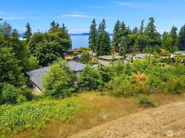 8036 Cyrus Pl, Edmonds, WA 98026