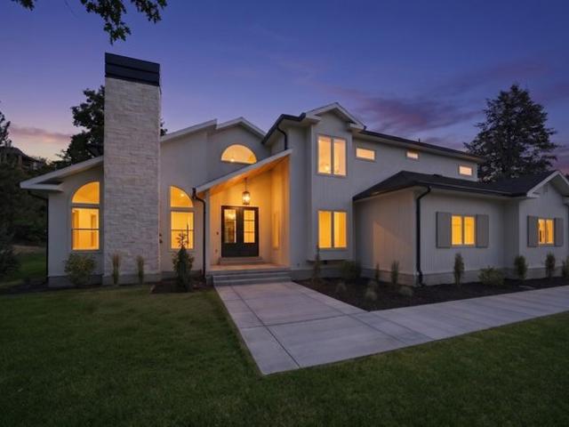 8037 S Royal Ln, Sandy, UT 84093