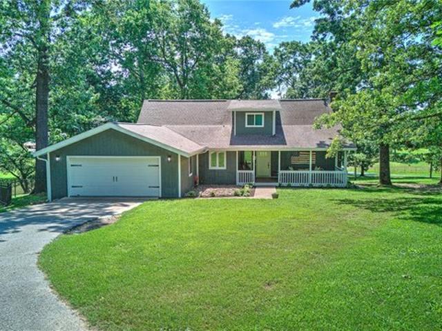 8038 E Brown Rd, Lowell, AR 72745