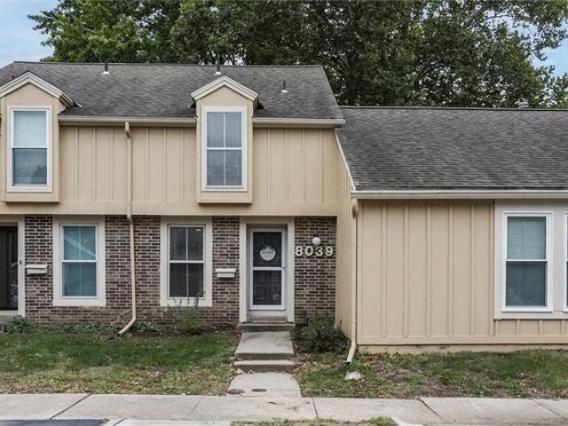 8039 Halsey St, Lenexa, KS 66215