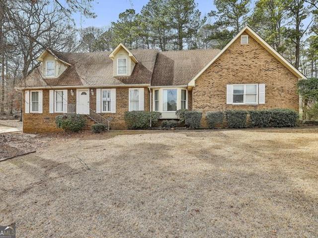 8039 Woods Ln, Jonesboro, GA 30236