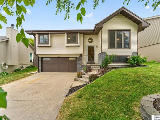 8030 Bauman Ave, Omaha, NE 68122