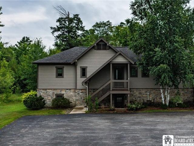 8030 Canterbury Dr, Clymer, NY 14724
