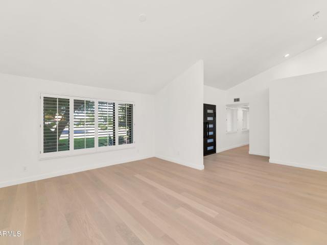8030 E Vía Sierra Drive