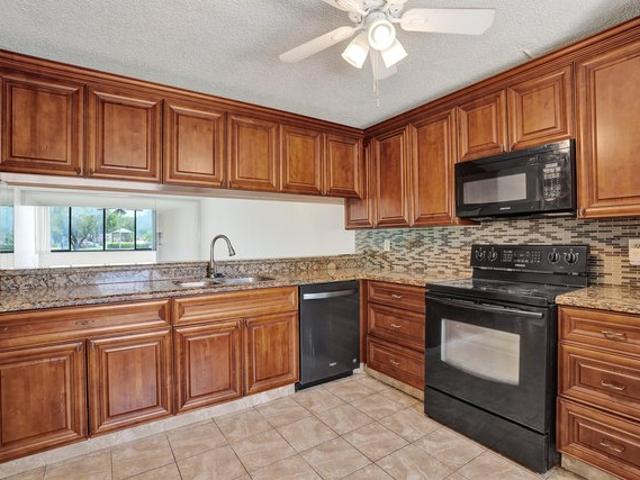 8030 Hampton Blvd Apt 106, North Lauderdale, FL 33068