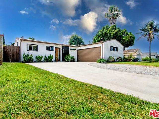 8030 Hesperia Ave, Los Angeles, CA 91335