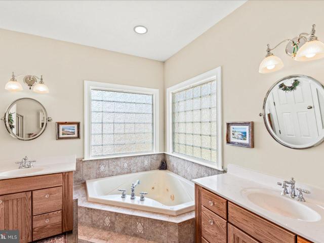8032 Meadowland Dr, Locust Grove, VA 22508 | MLS #VAOR2013
