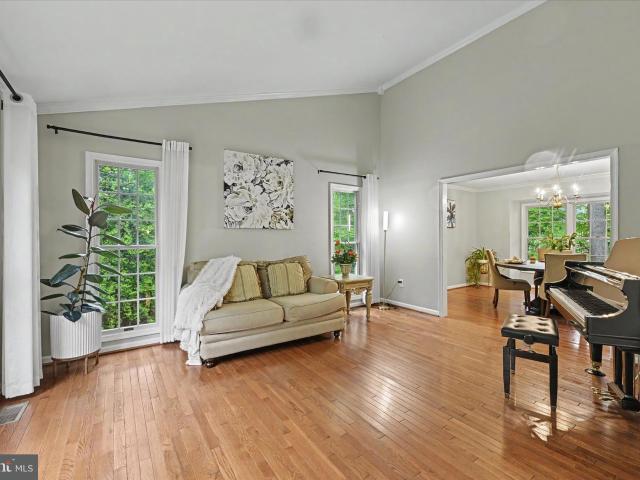 8033 Crest Rd, Laurel, MD 20723 | MLS #MDHW2066