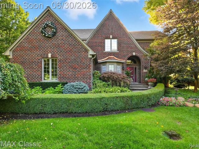 8033 Pine Ridge Court