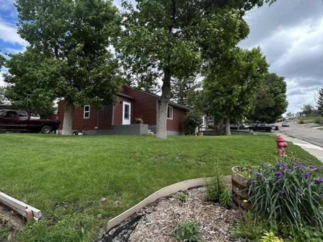 803 11th St, Havre, MT 59501