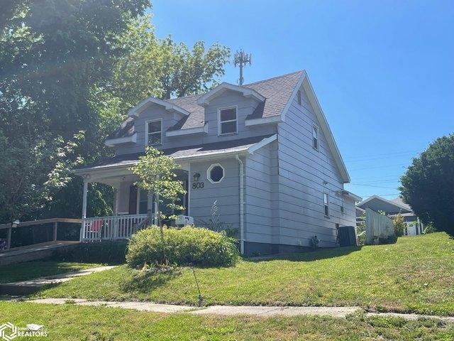 803 Center St, Grinnell, IA 50112