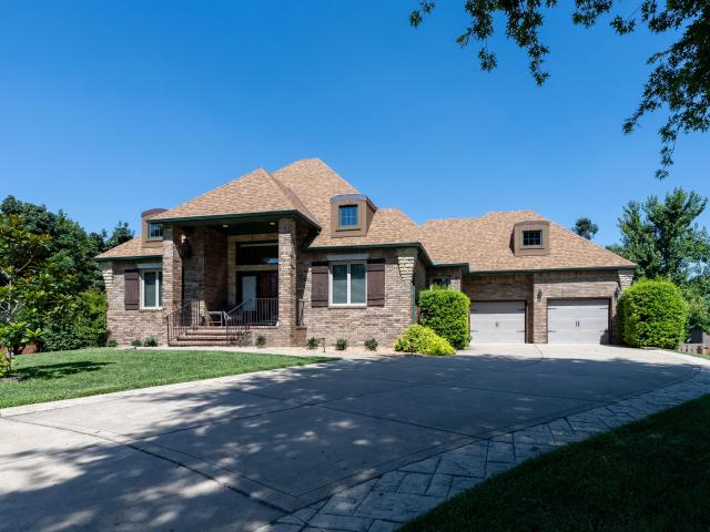 803 E Carleton Street