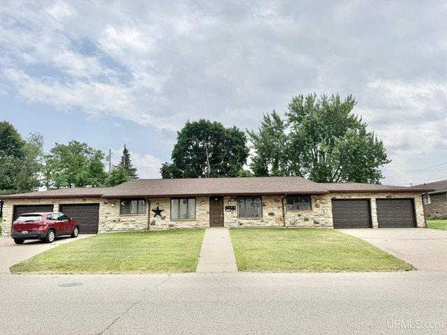 803 E Grant St, Iron Mountain, MI 49801