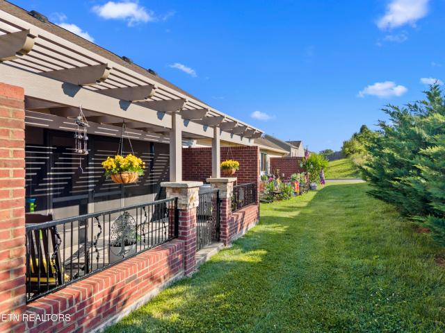 803 Fountain View Way