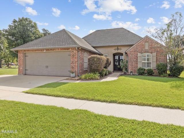 803 Flambant Dr, Broussard, LA 70518