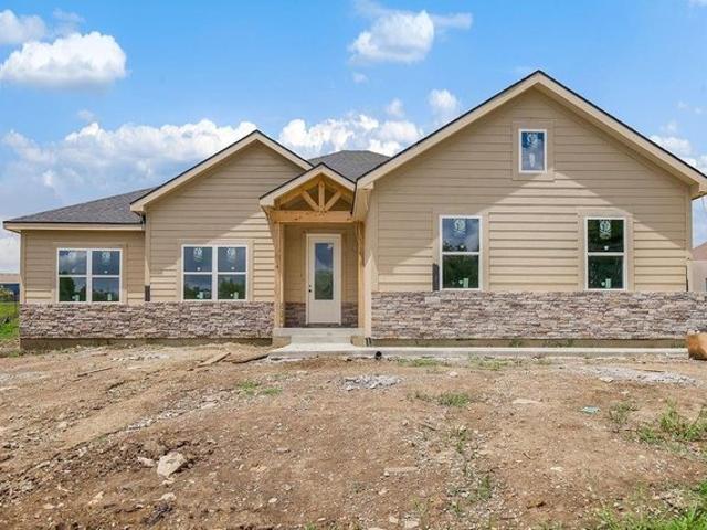 803 Kellogg St, Pleasant Hill, MO 64080