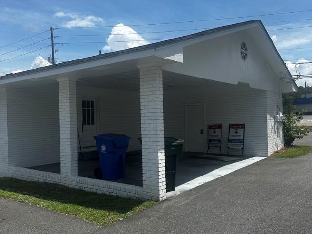 803 Hillcrest Parkway