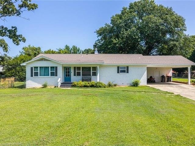 803 Hynes St, Van Buren, AR 72956