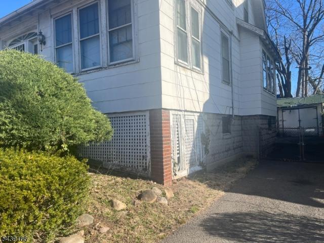 803 Lyons Ave