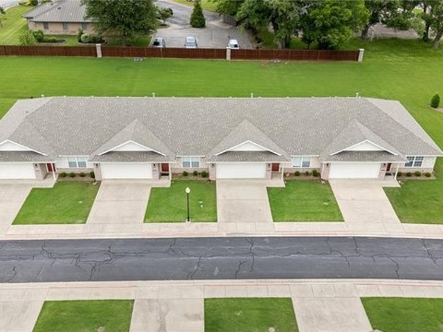 803 N 19th St, Rogers, AR 72756