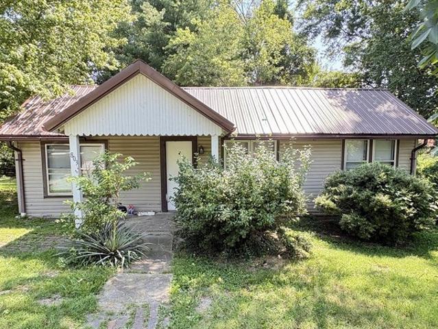 803 N Allyn St, Carbondale, IL 62901