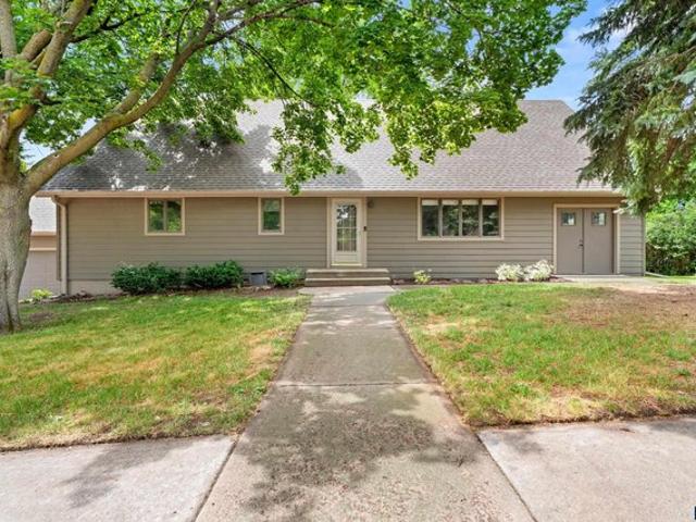 803 N Iowa Ave, Dell Rapids, SD 57022