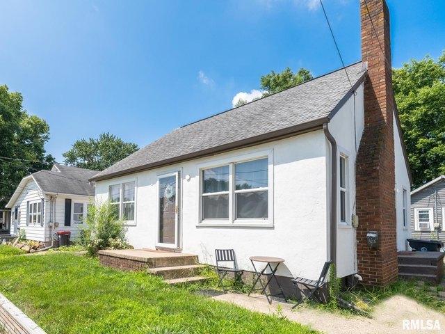 803 S 13th St, Pekin, IL 61554