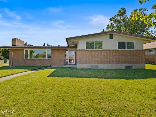 803 S 35th Ave, Yakima, WA 98902