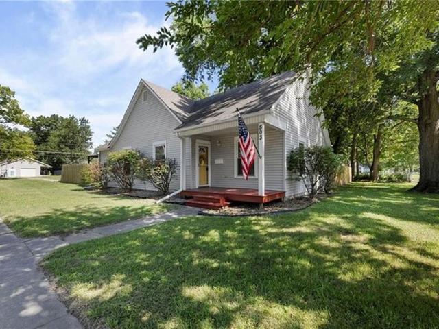803 S Ash St, Ottawa, KS 66067
