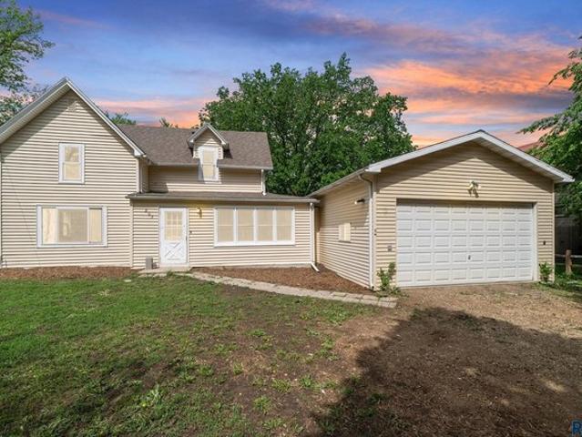 803 S Park Blvd, Hurley, SD 57036