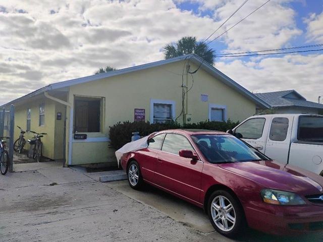 803 SE Tarpon Ave, Stuart, FL 34994