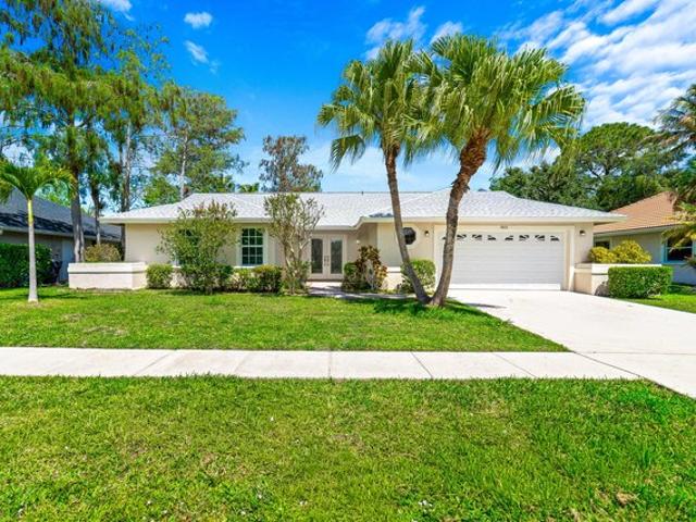 803 Silverbell Ln, Wellington, FL 33414