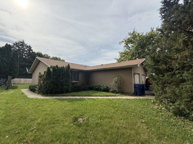 803 Pine Grove Ave, Gurnee, IL 60031
