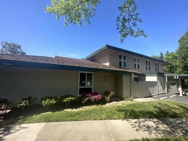 803 Roundtree Ct, Sacramento, CA 95831