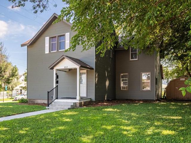803 W 5th St, Winona, MN 55987