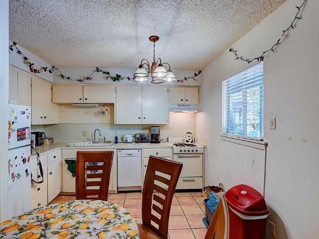 803 W 28th St # 201