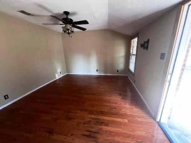 803 W Bells Boulevard