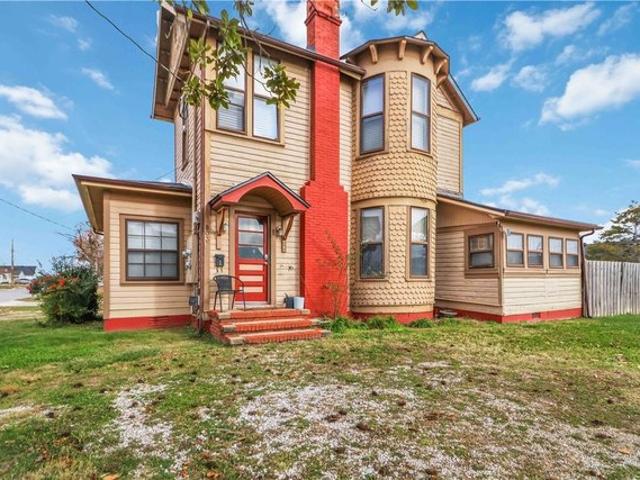803 W Maple St, Rogers, AR 72756