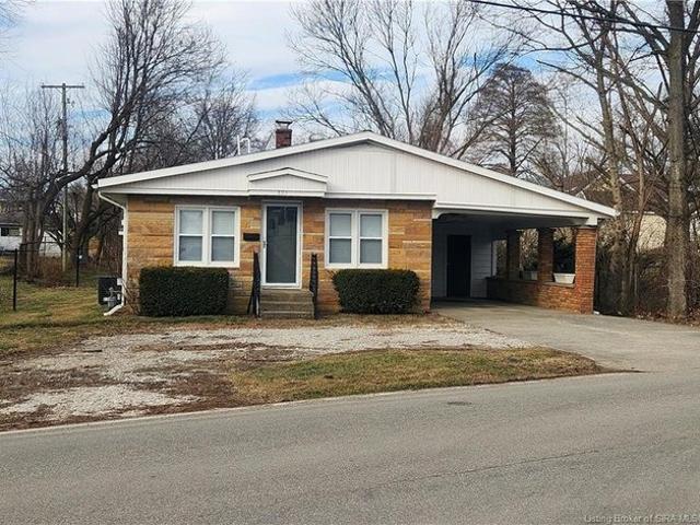 803 W Market St, Salem, IN 47167