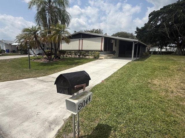 8044 SE Patriot Ave, Hobe Sound, FL 33455