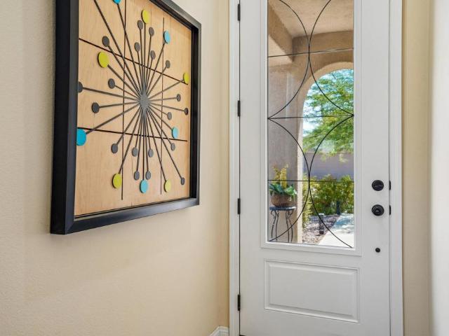 80450 Avenida Linda Vista